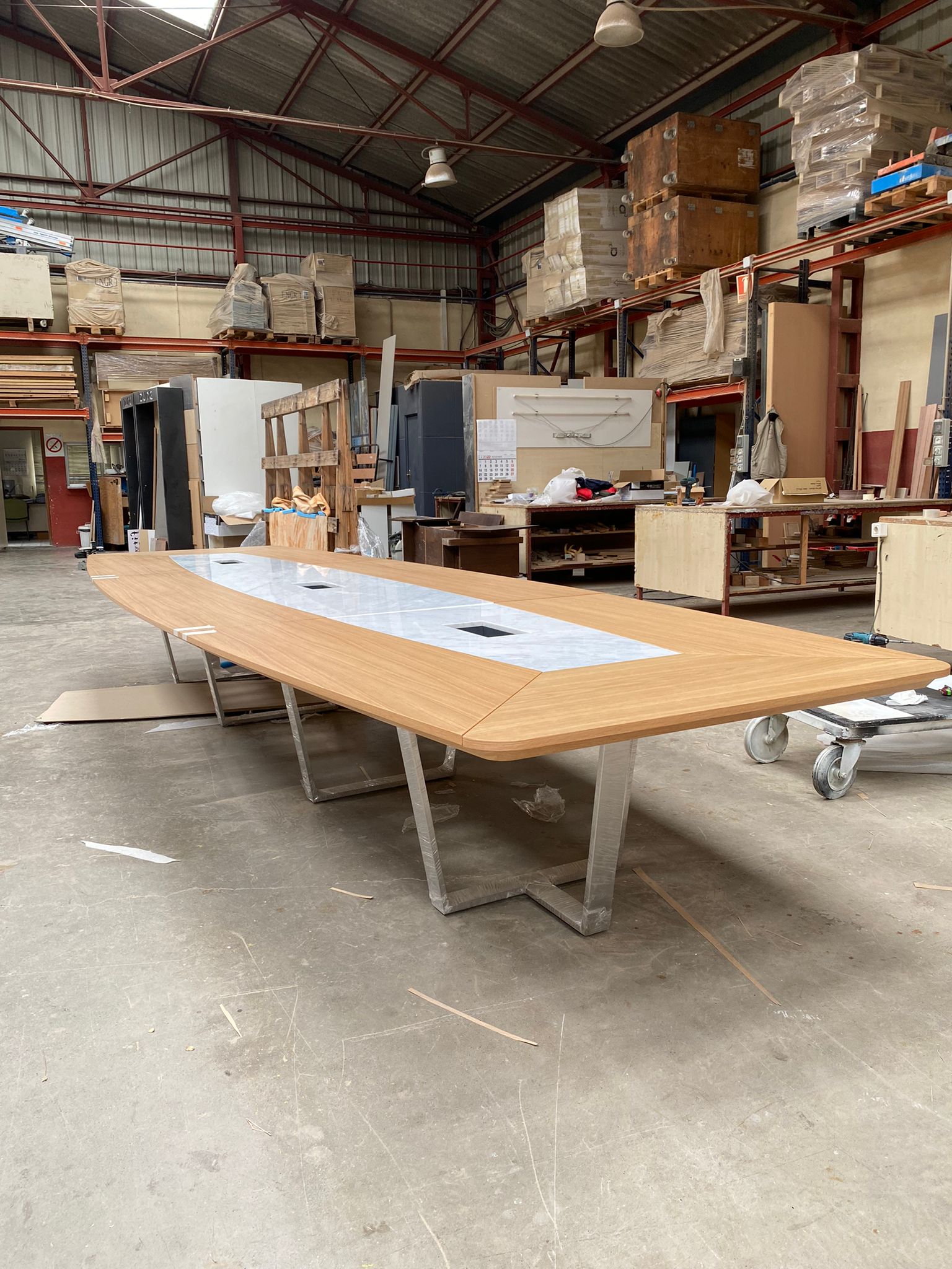 MANUFACTURING – Meeting tables Saudi Arabia